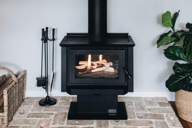 Kemlan Tempo 3 Pedestal Freestanding Wood Fireplace