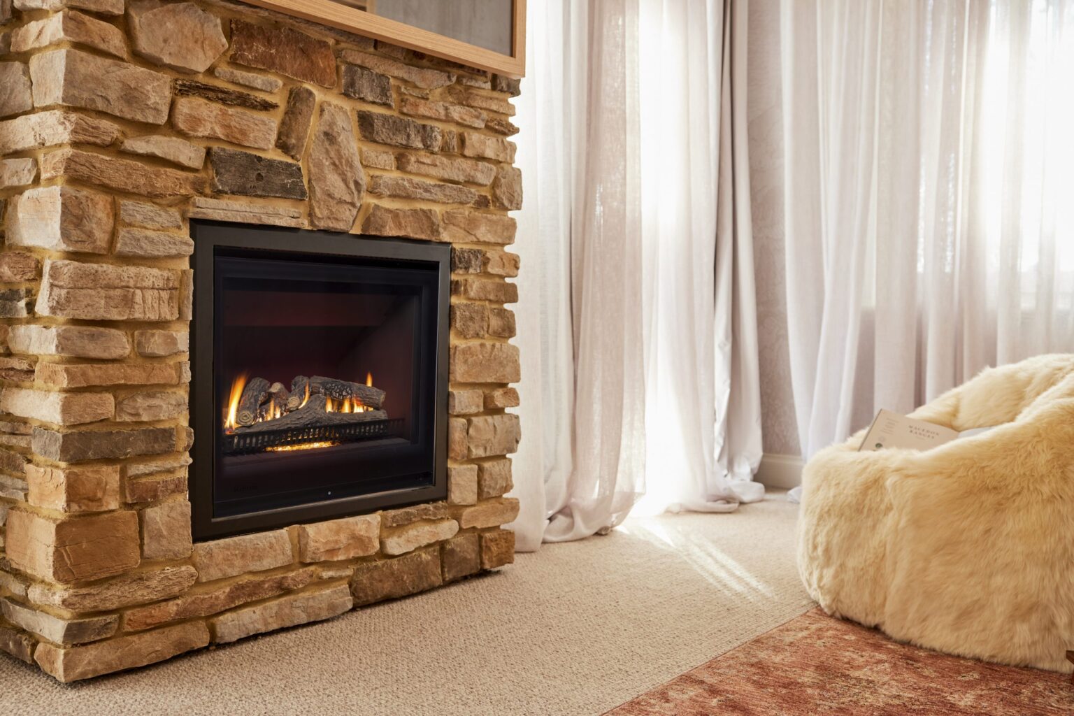 Rinnai 750 Inbuilt Gas Fireplace